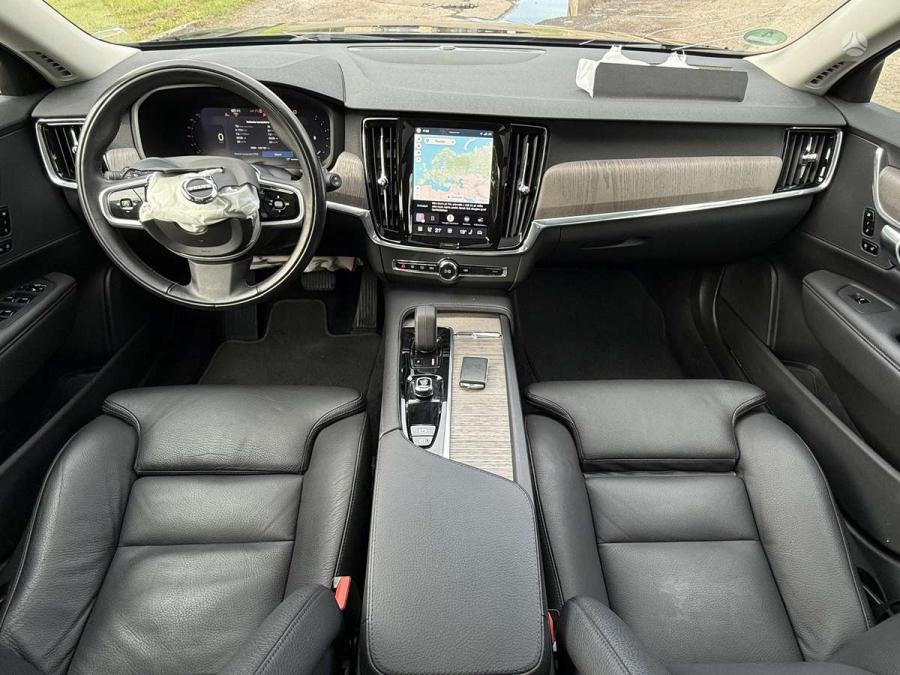Black Volvo V90 2022 in Raseiniai, with an engine capacity of 1.97 L and mileage of 146 thousand km for 15900 €, photo 33 on AUTOMOTO.COM.LV