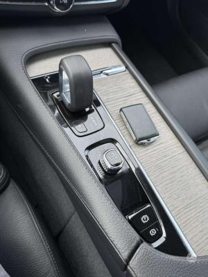 Black Volvo V90 2022 in Raseiniai, with an engine capacity of 1.97 L and mileage of 146 thousand km for 15900 €, photo 36 on AUTOMOTO.COM.LV