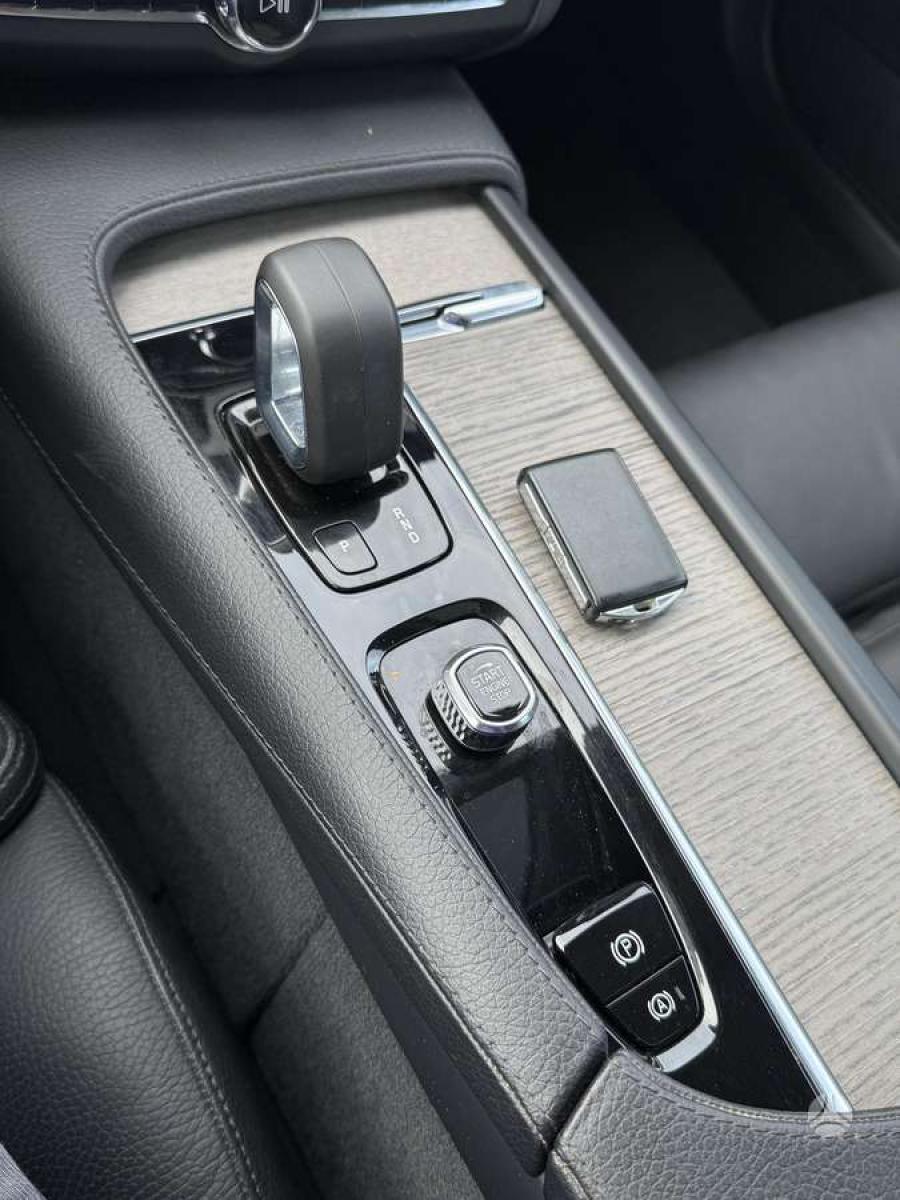 Black Volvo V90 2022 in Raseiniai, with an engine capacity of 1.97 L and mileage of 146 thousand km for 15900 €, photo 36 on AUTOMOTO.COM.LV