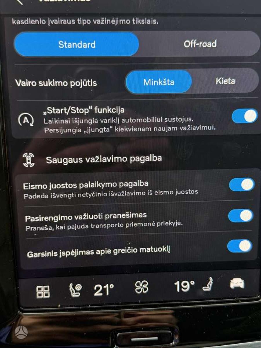 Black Volvo V90 2022 in Raseiniai, with an engine capacity of 1.97 L and mileage of 146 thousand km for 15900 €, photo 44 on AUTOMOTO.COM.LV