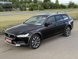 Melns Volvo V90 2023 Panevēža, ar dzinēja tilpumu 1.97 L un nobraukumu 198 tūkst. km par 23900 €, foto  vietnē AUTOMOTO.COM.LV