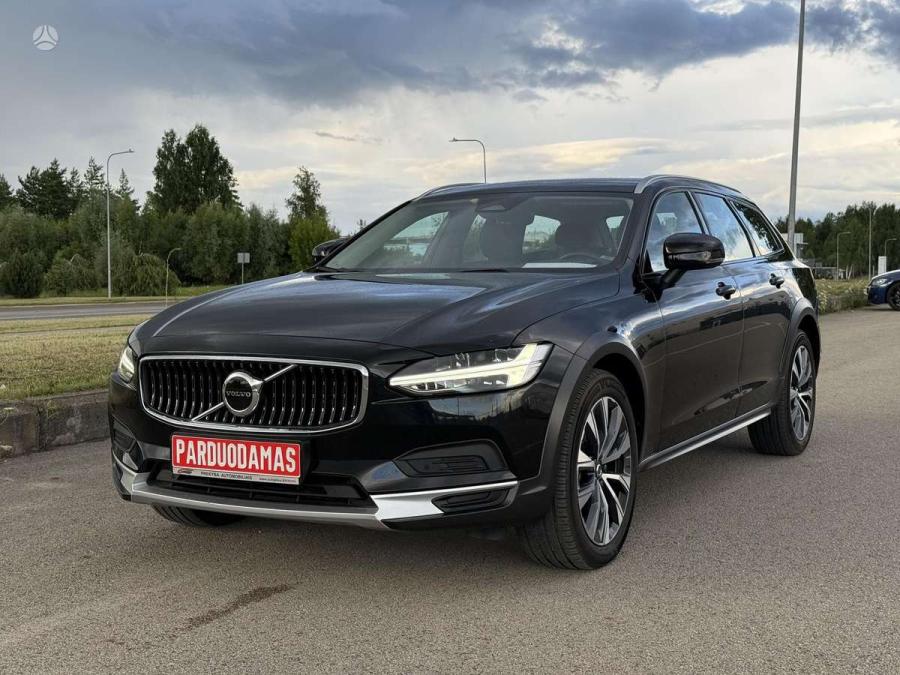 Melns Volvo V90 2023 Panevēža, ar dzinēja tilpumu 1.97 L un nobraukumu 198 tūkst. km par 23900 €, foto 6 vietnē AUTOMOTO.COM.LV