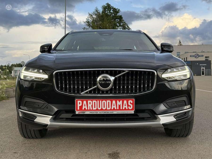 Melns Volvo V90 2023 Panevēža, ar dzinēja tilpumu 1.97 L un nobraukumu 198 tūkst. km par 23900 €, foto 8 vietnē AUTOMOTO.COM.LV