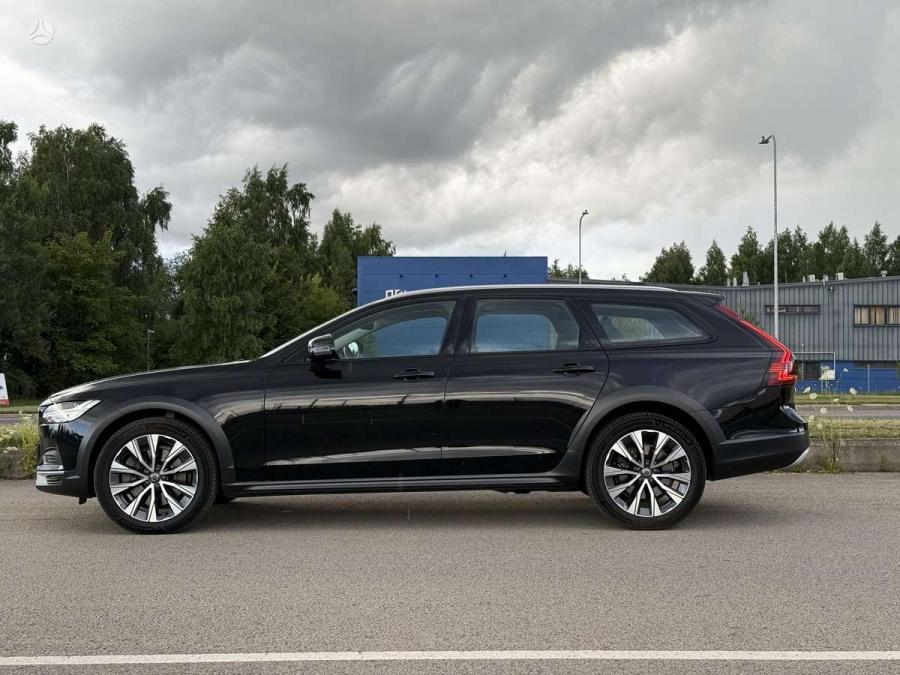 Melns Volvo V90 2023 Panevēža, ar dzinēja tilpumu 1.97 L un nobraukumu 198 tūkst. km par 23900 €, foto 14 vietnē AUTOMOTO.COM.LV