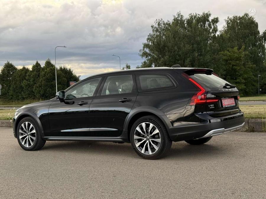 Melns Volvo V90 2023 Panevēža, ar dzinēja tilpumu 1.97 L un nobraukumu 198 tūkst. km par 23900 €, foto 15 vietnē AUTOMOTO.COM.LV