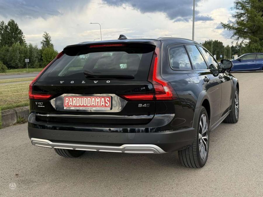 Melns Volvo V90 2023 Panevēža, ar dzinēja tilpumu 1.97 L un nobraukumu 198 tūkst. km par 23900 €, foto 20 vietnē AUTOMOTO.COM.LV