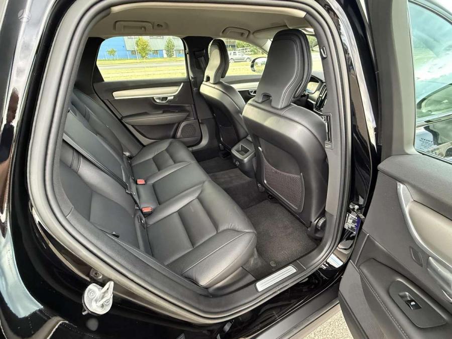 Melns Volvo V90 2023 Panevēža, ar dzinēja tilpumu 1.97 L un nobraukumu 198 tūkst. km par 23900 €, foto 30 vietnē AUTOMOTO.COM.LV