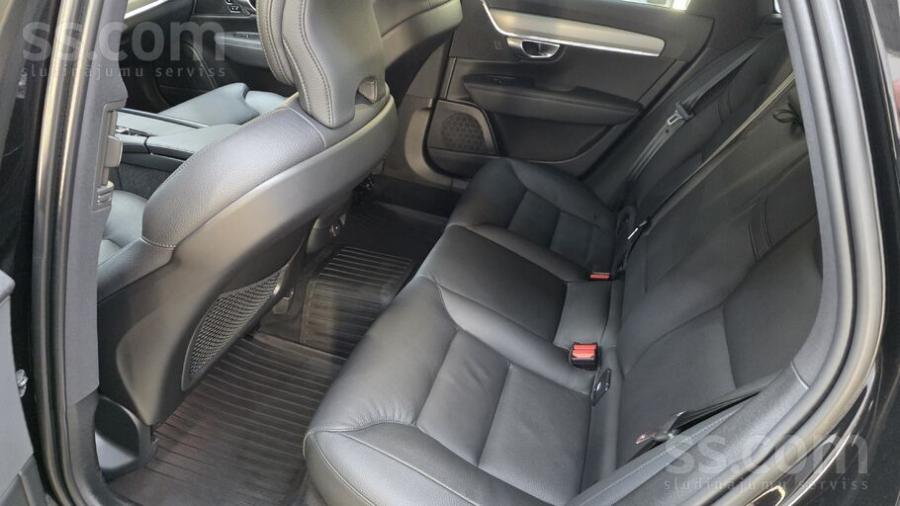 Black Volvo V90 2023 in Jekabpils, with an engine capacity of 2.00 L and mileage of 80 thousand km for 35500 €, photo 7 on AUTOMOTO.COM.LV