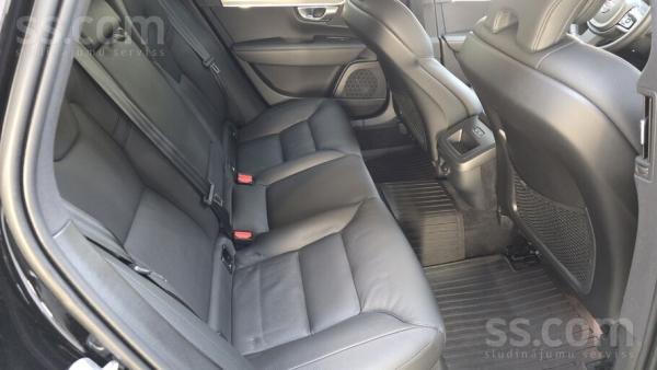 Black Volvo V90 2023 in Jekabpils, with an engine capacity of 2.00 L and mileage of 80 thousand km for 35500 €, photo 8 on AUTOMOTO.COM.LV