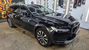 Black Volvo V90 2023 in Jekabpils, with an engine capacity of 2.00 L and mileage of 80 thousand km for 35500 €, photo 13 on AUTOMOTO.COM.LV
