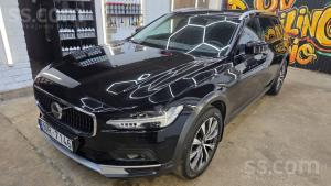 Black Volvo V90 2023 in Jekabpils, with an engine capacity of 2.00 L and mileage of 80 thousand km for 35500 €, photo 18 on AUTOMOTO.COM.LV