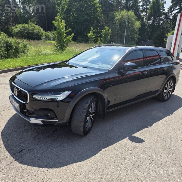 Melns Volvo V90 2023 Jēkabpils, ar dzinēja tilpumu 2.00 L un nobraukumu 80 tūkst. km par 35500 €, foto  vietnē AUTOMOTO.COM.LV