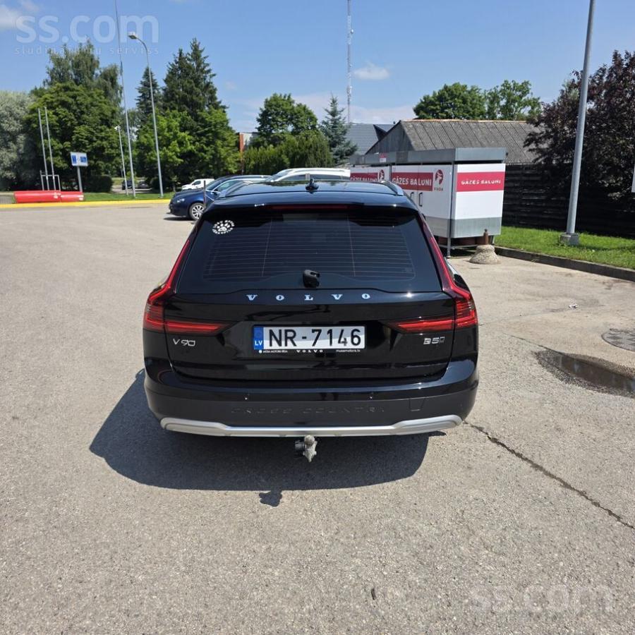 Melns Volvo V90 2023 Jēkabpils, ar dzinēja tilpumu 2.00 L un nobraukumu 80 tūkst. km par 35500 €, foto 4 vietnē AUTOMOTO.COM.LV