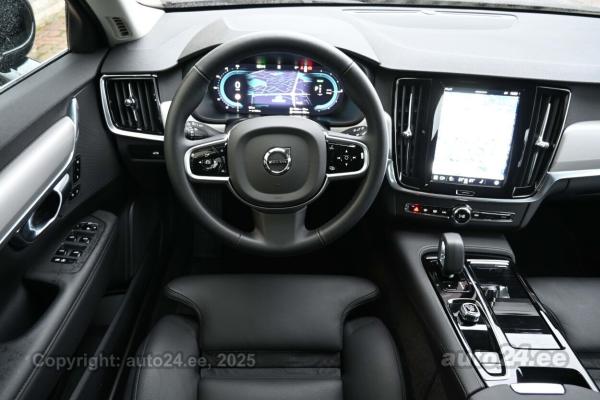 Black Volvo V90 2025 in Tallinn, with an engine capacity of 2.00 L and mileage of 25 thousand km for 48990 €, photo 8 on AUTOMOTO.COM.LV