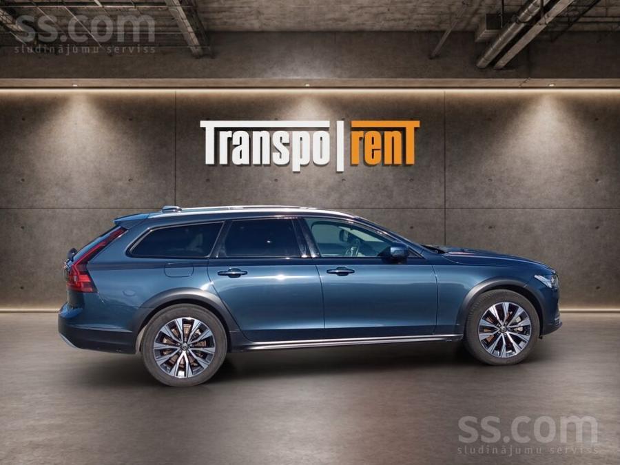 Blue Volvo V90 2023 in Riga, with an engine capacity of 2.00 L and mileage of 42 thousand km for 37900 €, photo 5 on AUTOMOTO.COM.LV