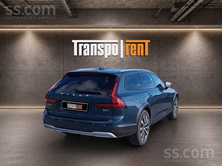 Blue Volvo V90 2023 in Riga, with an engine capacity of 2.00 L and mileage of 42 thousand km for 37900 €, photo 6 on AUTOMOTO.COM.LV