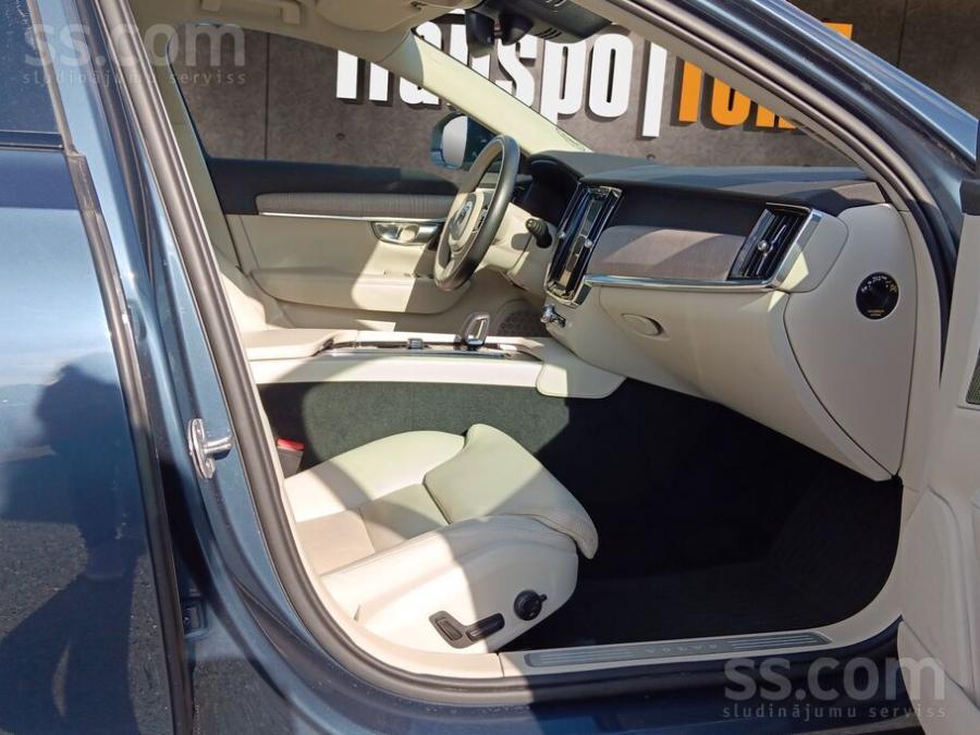Blue Volvo V90 2023 in Riga, with an engine capacity of 2.00 L and mileage of 42 thousand km for 37900 €, photo 13 on AUTOMOTO.COM.LV
