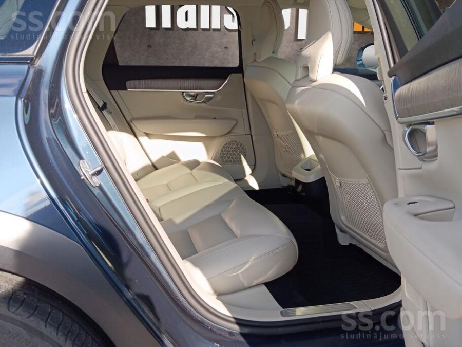 Blue Volvo V90 2023 in Riga, with an engine capacity of 2.00 L and mileage of 42 thousand km for 37900 €, photo 16 on AUTOMOTO.COM.LV