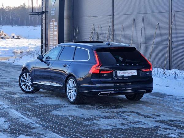 Blue Volvo V90 2016 in Vilnius, with an engine capacity of 2.00 L and mileage of 259 thousand km for 15250 €, photo 6 on AUTOMOTO.COM.LV