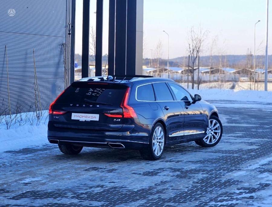 Zils Volvo V90 2016 Viļņa, ar dzinēja tilpumu 2.00 L un nobraukumu 259 tūkst. km par 15250 €, foto 9 vietnē AUTOMOTO.COM.LV