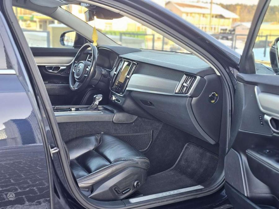 Zils Volvo V90 2016 Viļņa, ar dzinēja tilpumu 2.00 L un nobraukumu 259 tūkst. km par 15250 €, foto 24 vietnē AUTOMOTO.COM.LV
