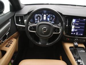 Blue Volvo V90 2016 in Vilnius, with an engine capacity of 2.00 L and mileage of 247 thousand km for 15399 €, photo 17 on AUTOMOTO.COM.LV