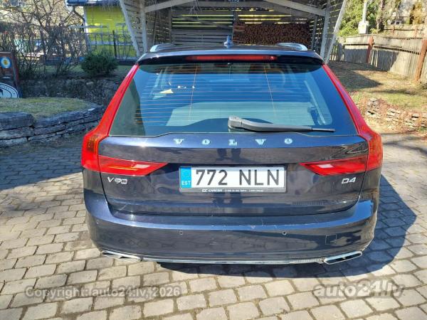 Blue Volvo V90 2016 in Tallinn, with an engine capacity of 2.00 L and mileage of 348 thousand km for 18000 €, photo 3 on AUTOMOTO.COM.LV