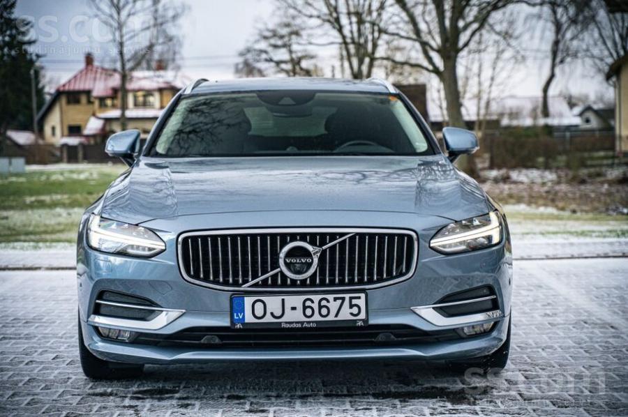 Blue Volvo V90 2017 in Riga, with an engine capacity of 2.00 L and mileage of 0 thousand km for 18990 €, photo 2 on AUTOMOTO.COM.LV