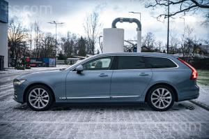 Blue Volvo V90 2017 in Riga, with an engine capacity of 2.00 L and mileage of 0 thousand km for 18990 €, photo 7 on AUTOMOTO.COM.LV
