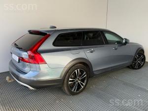 Blue Volvo V90 2017 in Riga, with an engine capacity of 2.00 L and mileage of 211 thousand km for 18990 €, photo 2 on AUTOMOTO.COM.LV