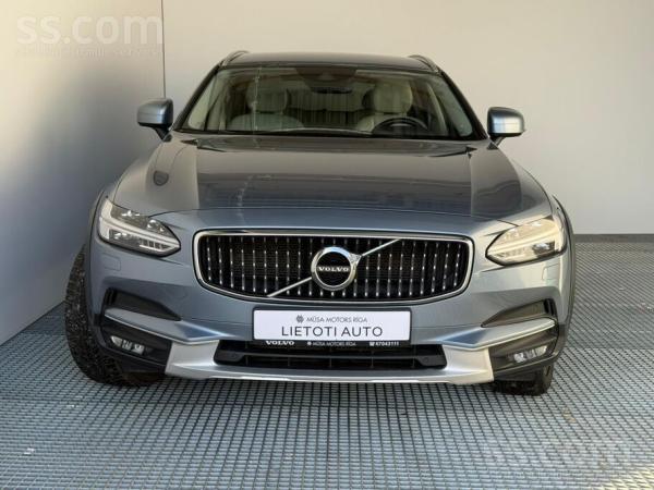 Zils Volvo V90 2017 Rīga, ar dzinēja tilpumu 2.00 L un nobraukumu 211 tūkst. km par 18990 €, foto 3 vietnē AUTOMOTO.COM.LV