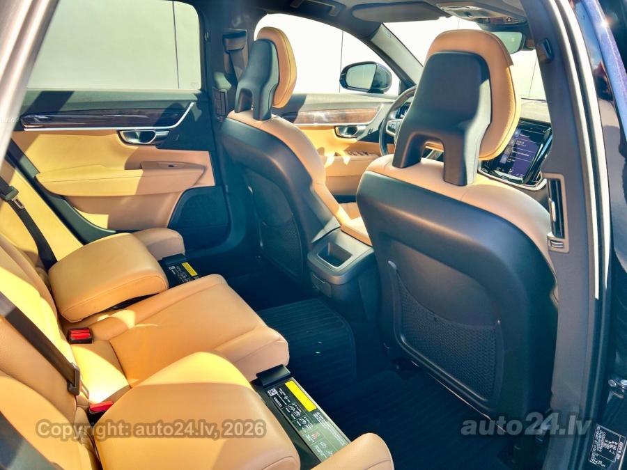 Blue Volvo V90 2017 in Tallinn, with an engine capacity of 2.00 L and mileage of 159 thousand km for 17500 €, photo 15 on AUTOMOTO.COM.LV