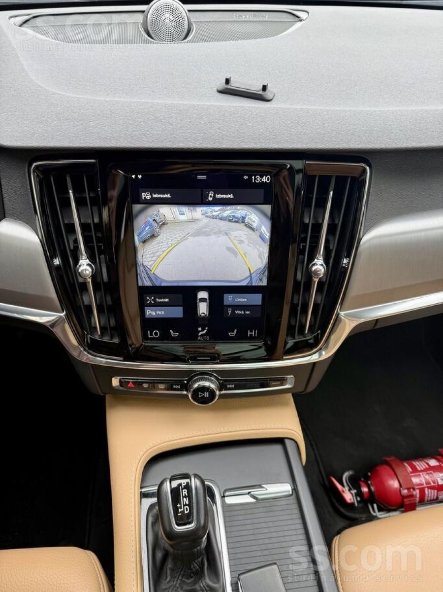 Zils Volvo V90 2017 Rīga, ar dzinēja tilpumu 2.00 L un nobraukumu 0 tūkst. km par 18900 €, foto 9 vietnē AUTOMOTO.COM.LV