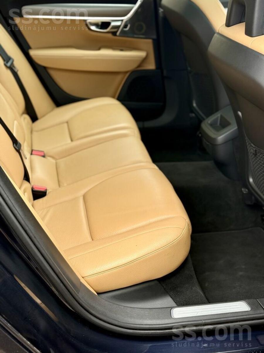 Zils Volvo V90 2017 Rīga, ar dzinēja tilpumu 2.00 L un nobraukumu 0 tūkst. km par 18900 €, foto 11 vietnē AUTOMOTO.COM.LV