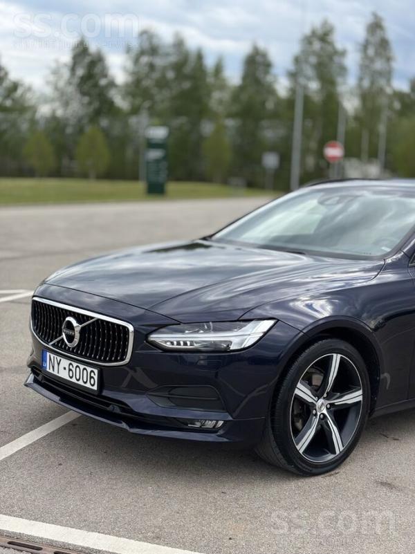 Blue Volvo V90 2017 in Tukums, with an engine capacity of 2.00 L and mileage of 132 thousand km for 16950 €, photo 2 on AUTOMOTO.COM.LV