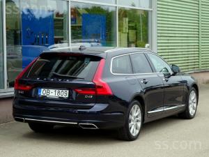 Blue Volvo V90 2017 in Riga, with an engine capacity of 2.00 L and mileage of 283 thousand km for 15500 €, photo 3 on AUTOMOTO.COM.LV