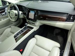 Blue Volvo V90 2017 in Riga, with an engine capacity of 2.00 L and mileage of 283 thousand km for 15500 €, photo 9 on AUTOMOTO.COM.LV