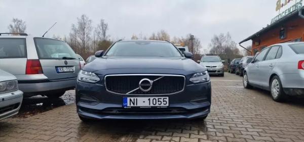 Blue Volvo V90 2017 in Valmiera, with an engine capacity of 2.00 L and mileage of 205 thousand km for 22000 €, photo 7 on AUTOMOTO.COM.LV
