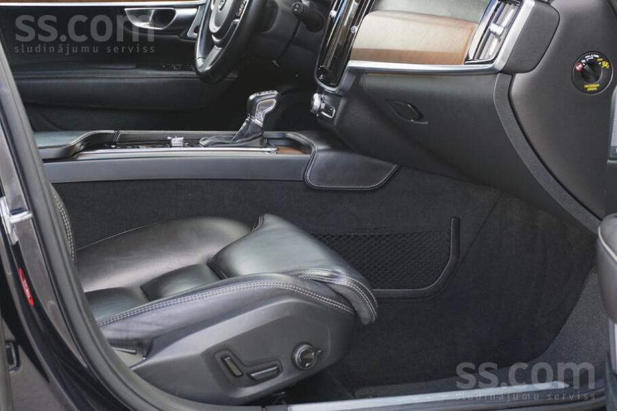Zils Volvo V90 2017 Rīga, ar dzinēja tilpumu 2.00 L un nobraukumu 181 tūkst. km par 13700 €, foto 15 vietnē AUTOMOTO.COM.LV