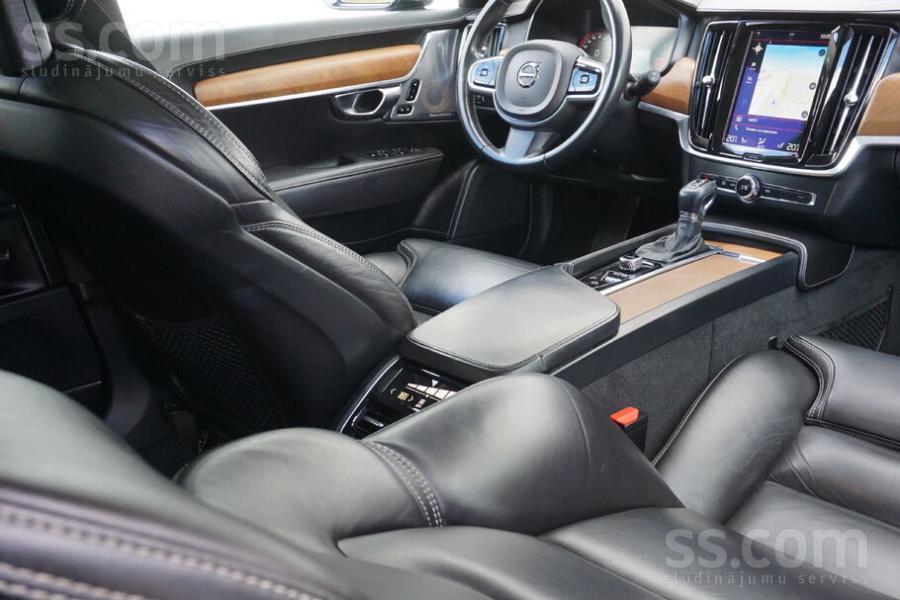 Zils Volvo V90 2017 Rīga, ar dzinēja tilpumu 2.00 L un nobraukumu 181 tūkst. km par 13700 €, foto 18 vietnē AUTOMOTO.COM.LV