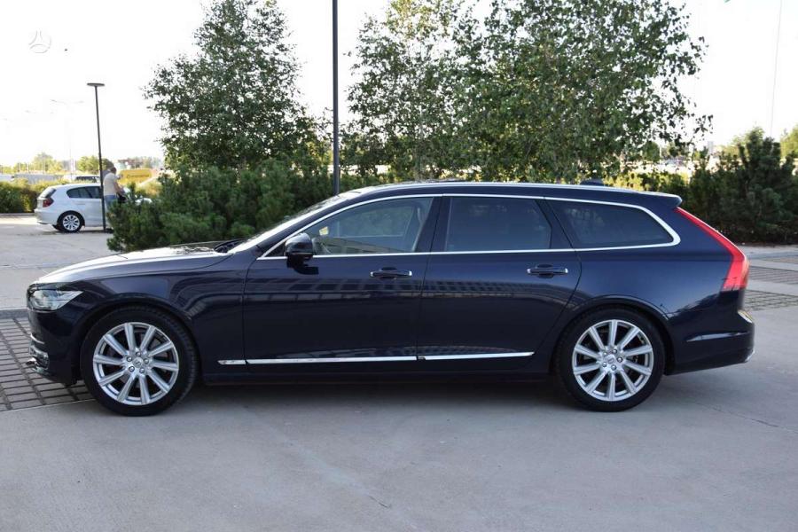 Blue Volvo V90 2017 in Vilnius, with an engine capacity of 1.97 L and mileage of 240 thousand km for 16999 €, photo 7 on AUTOMOTO.COM.LV