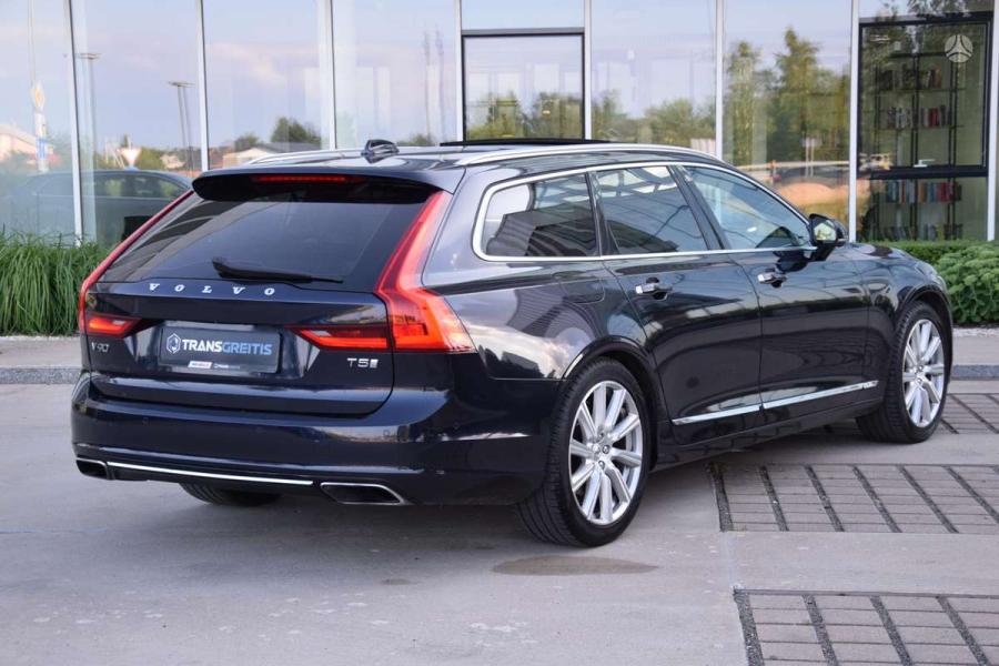 Blue Volvo V90 2017 in Vilnius, with an engine capacity of 1.97 L and mileage of 240 thousand km for 16999 €, photo 10 on AUTOMOTO.COM.LV