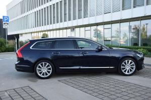 Blue Volvo V90 2017 in Vilnius, with an engine capacity of 1.97 L and mileage of 240 thousand km for 16999 €, photo 11 on AUTOMOTO.COM.LV