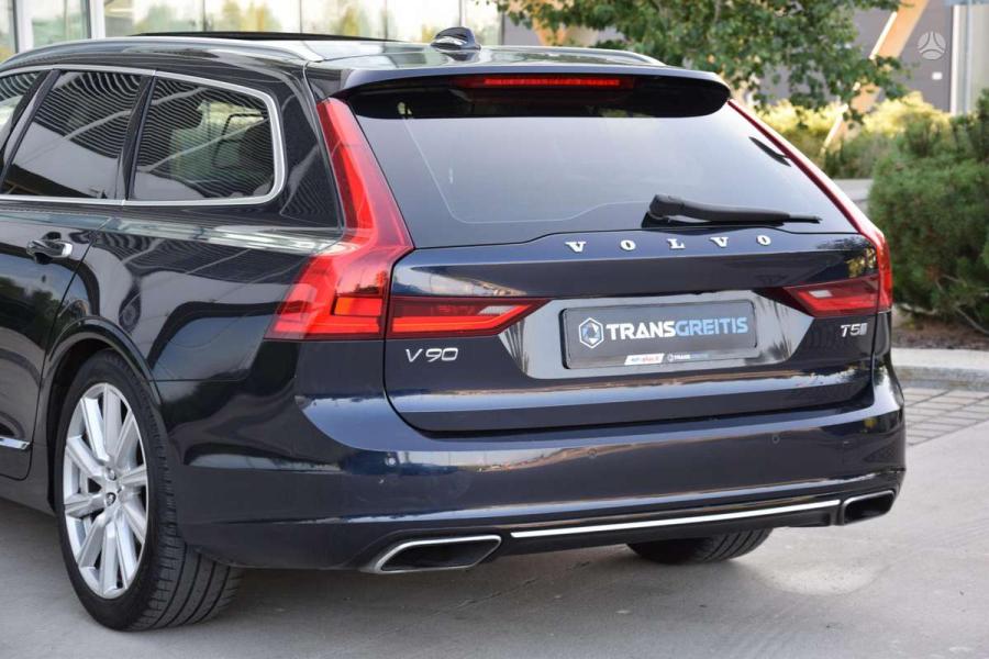 Blue Volvo V90 2017 in Vilnius, with an engine capacity of 1.97 L and mileage of 240 thousand km for 16999 €, photo 13 on AUTOMOTO.COM.LV