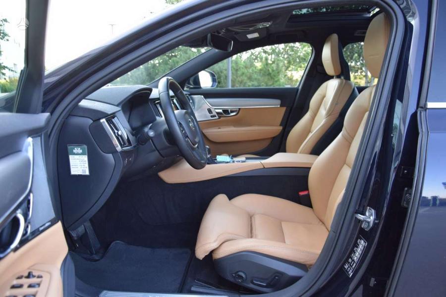 Blue Volvo V90 2017 in Vilnius, with an engine capacity of 1.97 L and mileage of 240 thousand km for 16999 €, photo 17 on AUTOMOTO.COM.LV