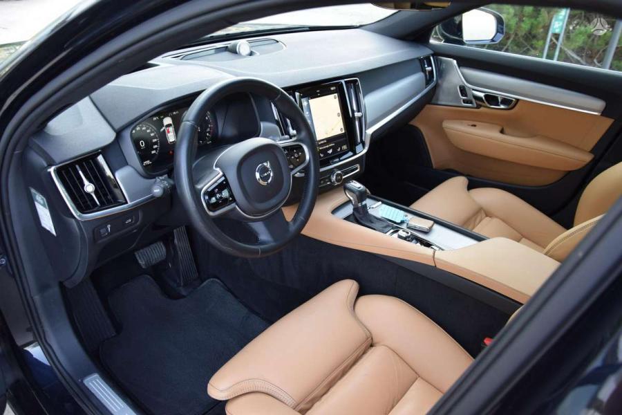 Blue Volvo V90 2017 in Vilnius, with an engine capacity of 1.97 L and mileage of 240 thousand km for 16999 €, photo 18 on AUTOMOTO.COM.LV