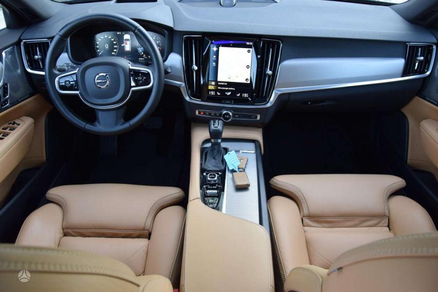 Blue Volvo V90 2017 in Vilnius, with an engine capacity of 1.97 L and mileage of 240 thousand km for 16999 €, photo 20 on AUTOMOTO.COM.LV