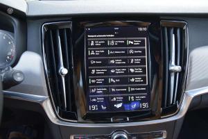 Blue Volvo V90 2017 in Vilnius, with an engine capacity of 1.97 L and mileage of 240 thousand km for 16999 €, photo 28 on AUTOMOTO.COM.LV