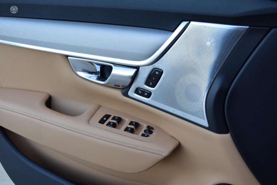 Blue Volvo V90 2017 in Vilnius, with an engine capacity of 1.97 L and mileage of 240 thousand km for 16999 €, photo 31 on AUTOMOTO.COM.LV