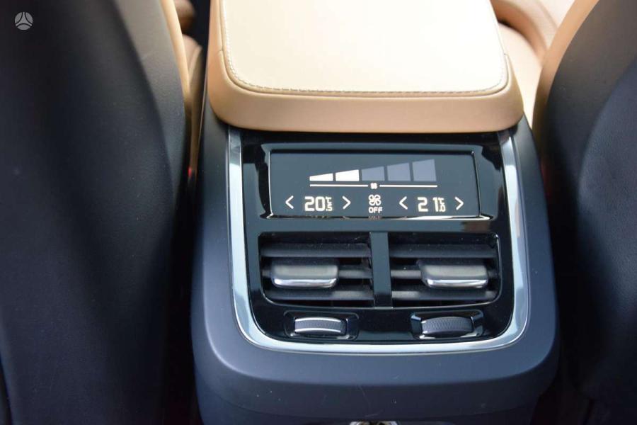 Blue Volvo V90 2017 in Vilnius, with an engine capacity of 1.97 L and mileage of 240 thousand km for 16999 €, photo 33 on AUTOMOTO.COM.LV